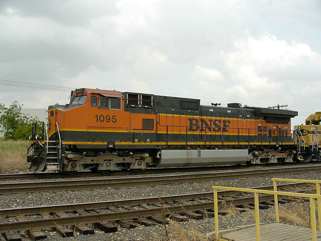 BNSF 1095